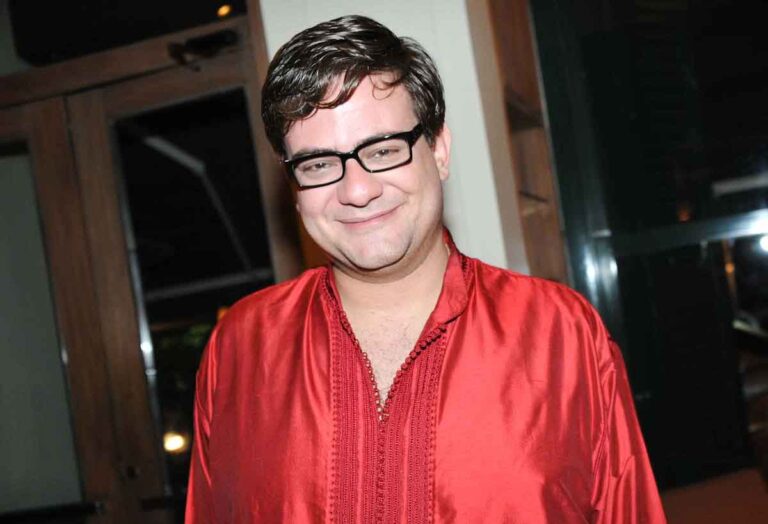 Bruno Astuto, colunista das revistas Época, Vogue Brasil e GQ Brasil e ...